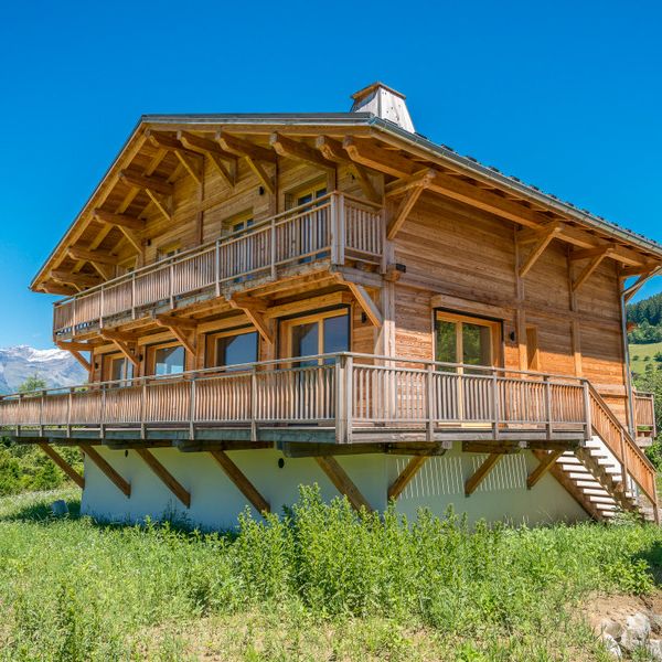 Découvrez l'expérience ultime au chalet de luxe en bois à Combloux ...